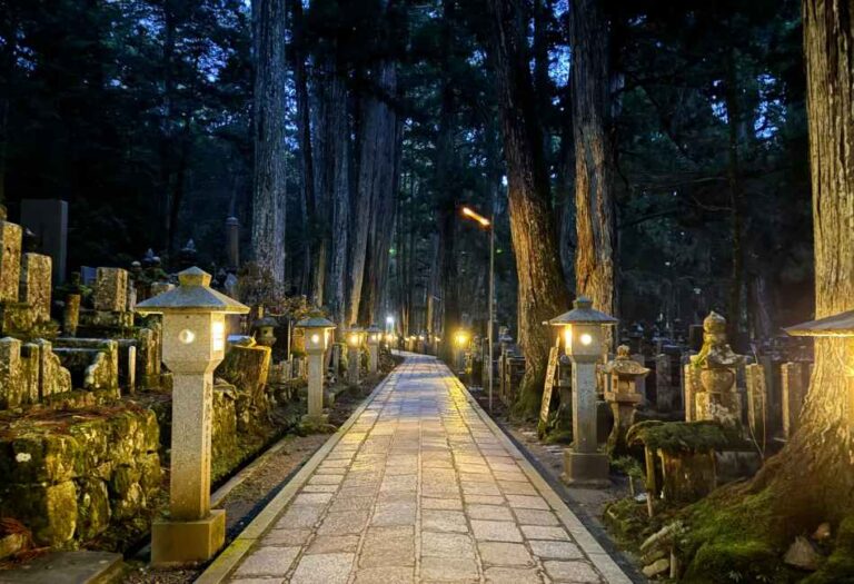 Alla scoperta del Monte Koya in Giappone - MiPrendoeMiPortoVia